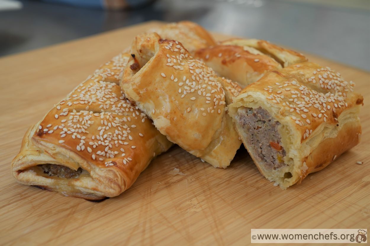 6 Best Paula Deen Sausage Ball Recipes To Try Today - Women Chefs